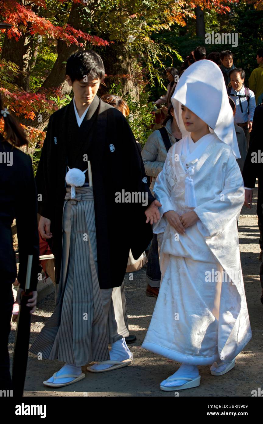 Shiromuku (白無垢), a traditional Japanese white bridal kimono with a ...