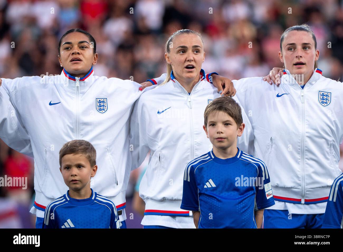 Jessica Carter (England, #16), Georgia Stanway (England, #08), Ella ...