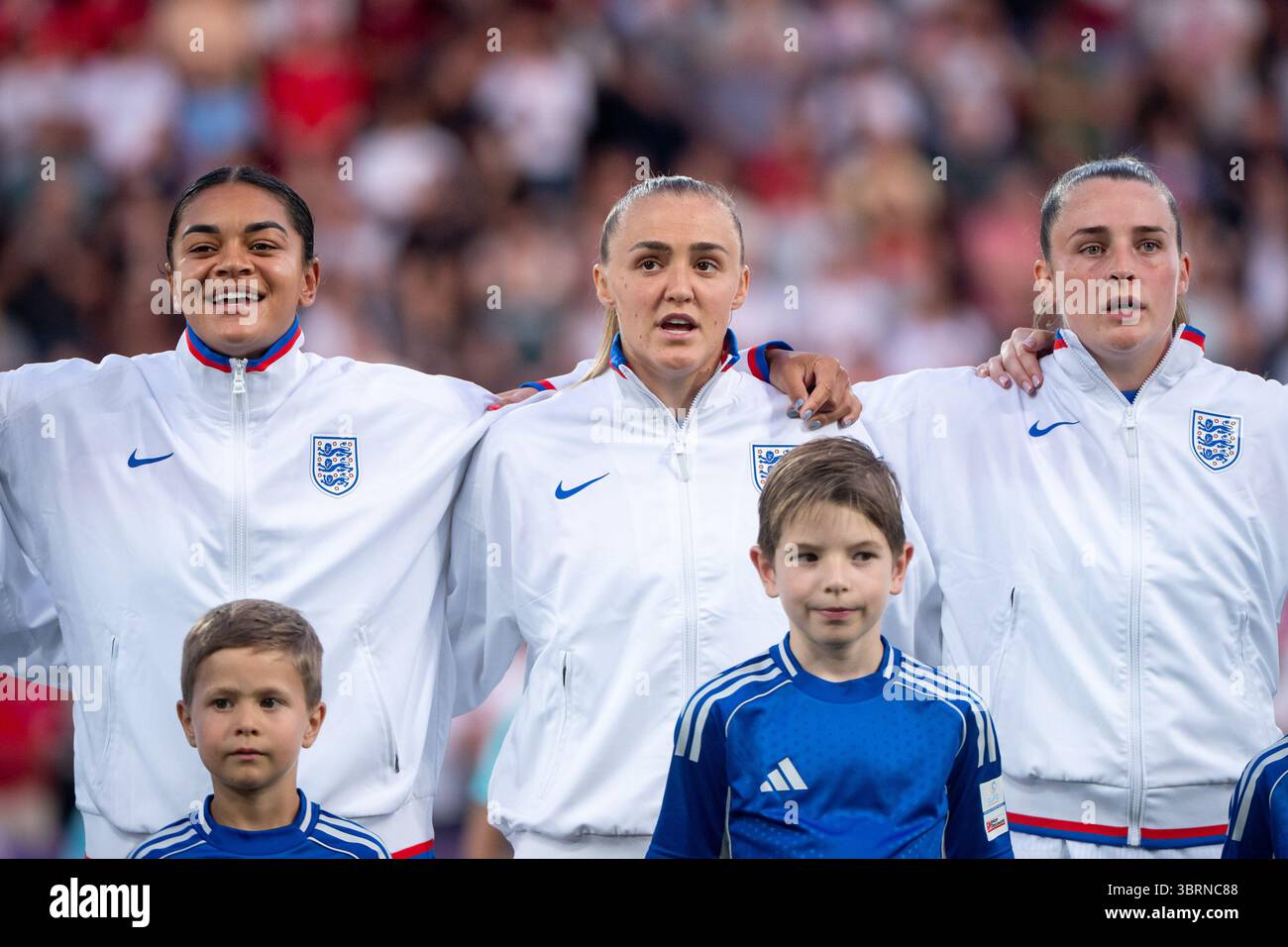 Jessica Carter (England, #16), Georgia Stanway (England, #08), Ella ...