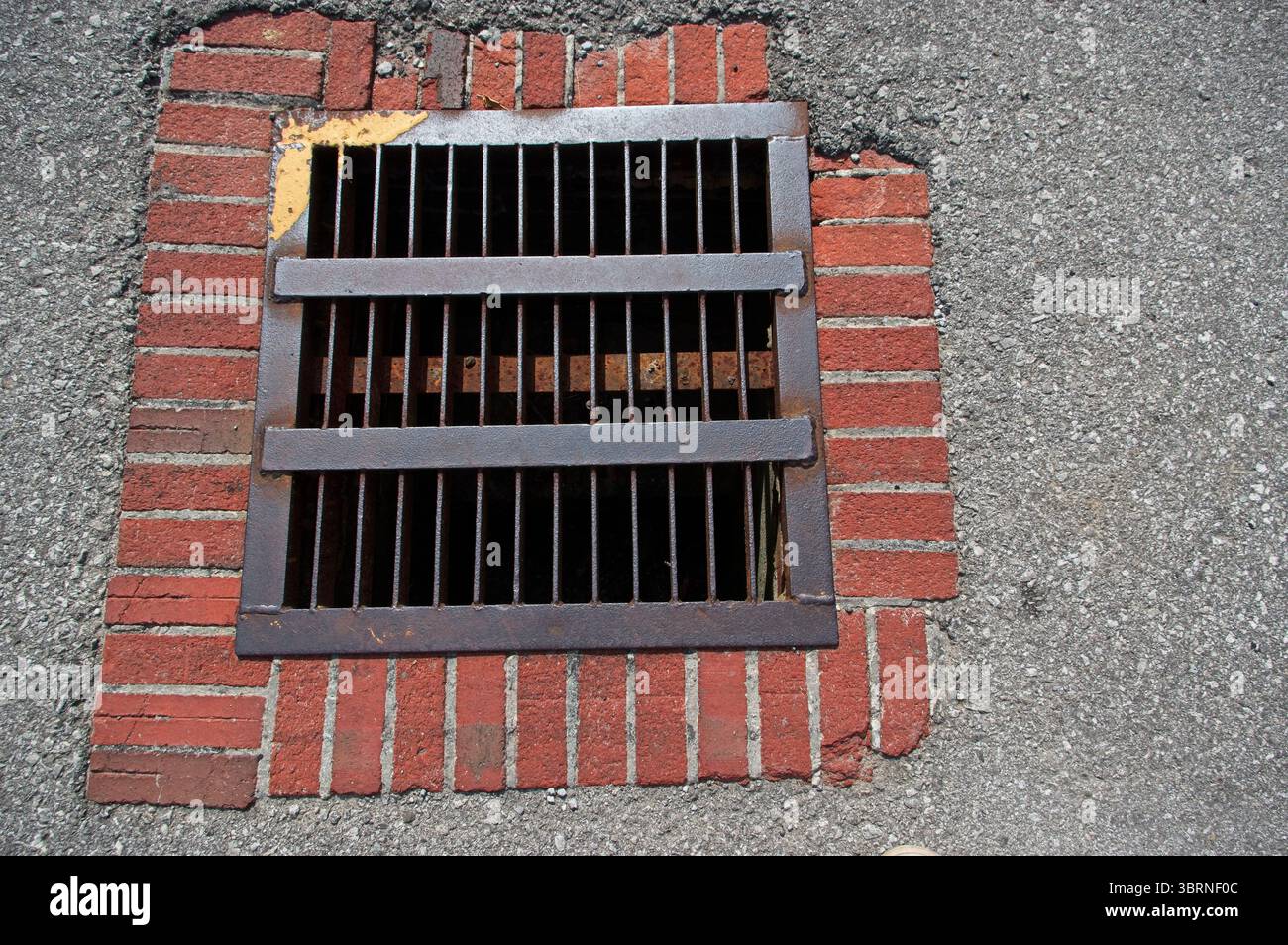 Storm drain channel hi-res stock photography and images - Alamy