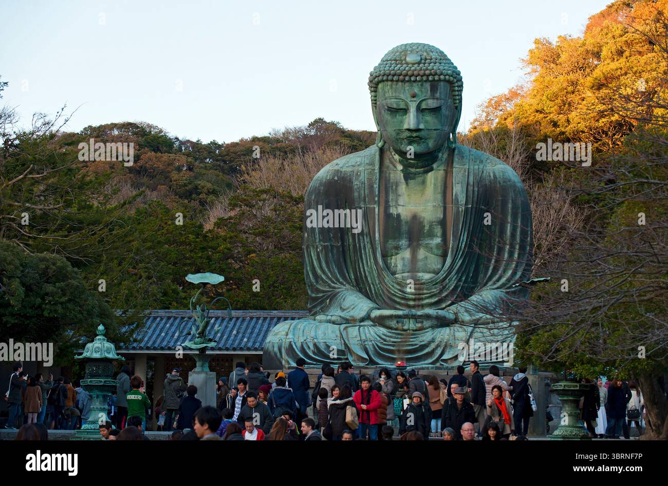The giant outdoor bronze "daibutsu" (Great Buddha) statue is a National ...