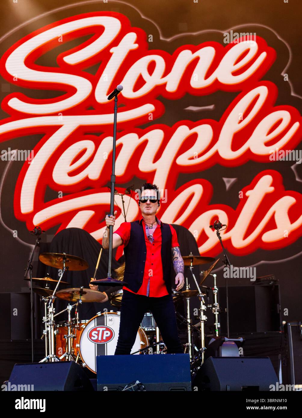 Jeff Gutt, lead singer of the Stone Temple Pilots performs at Rockin ...