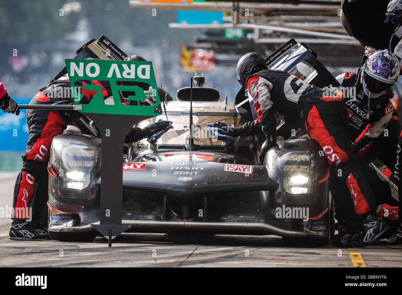 08 HARTLEY Brendon (nzl), HIRAKAWA Ryo (jpn), Toyota Gazoo Racing, Toyota GR010 Hybrid #08 ...