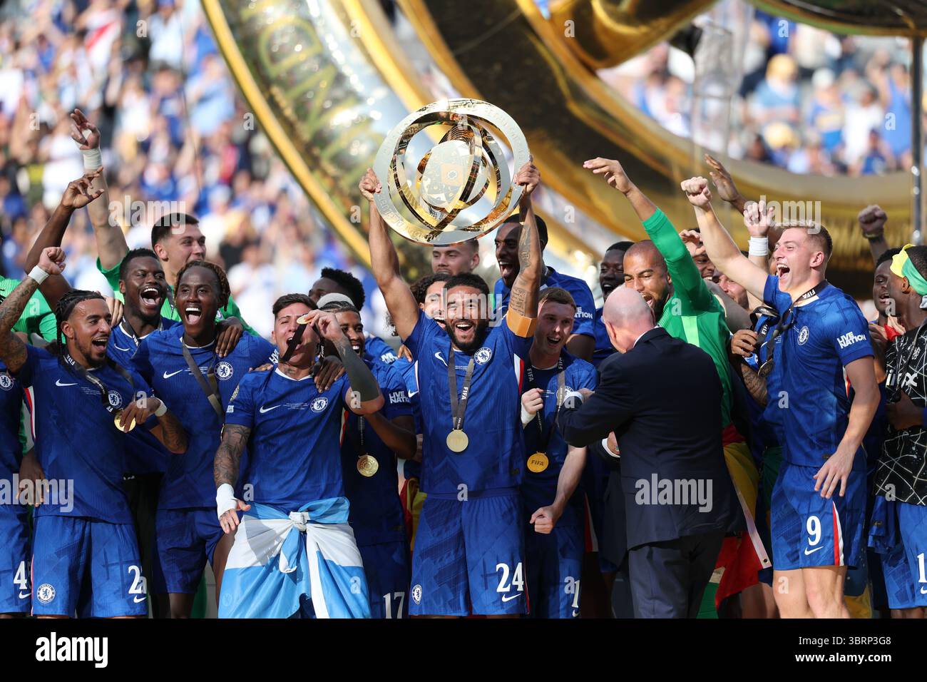 Chelsea captain reece james hi-res stock photography and images - Alamy