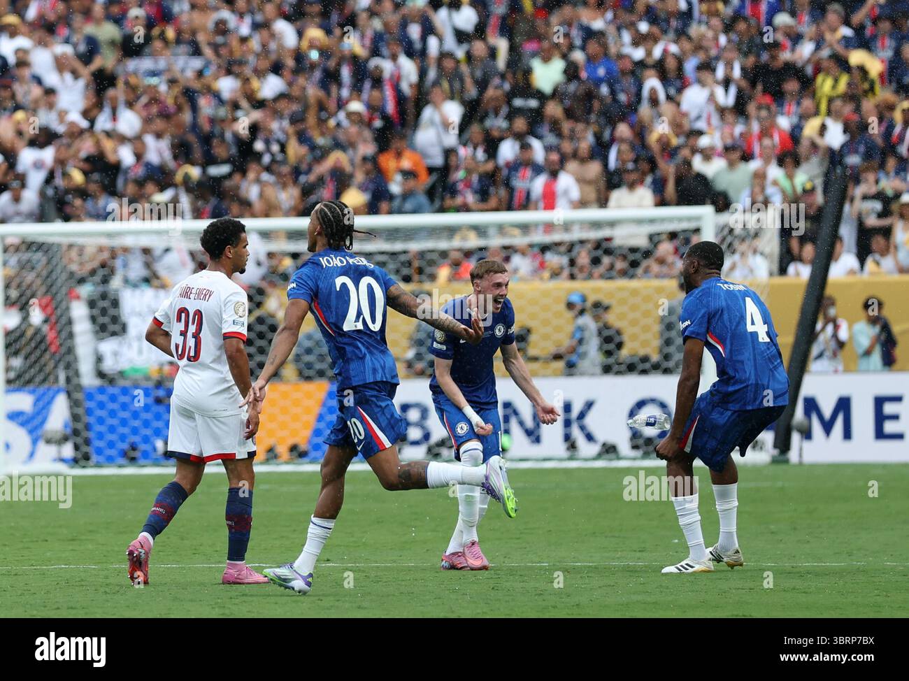 (250714) -- NEW JERSEY, July 14, 2025 (Xinhua) -- Cole Palmer (2nd R ...