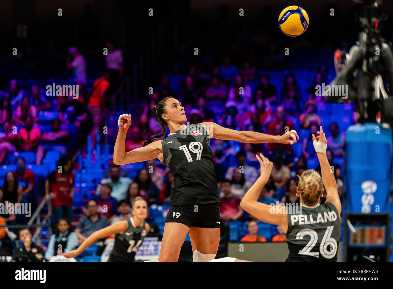 Arlington, USA. 13th July, 2025. Emily Maglio (top) of Canada competes ...