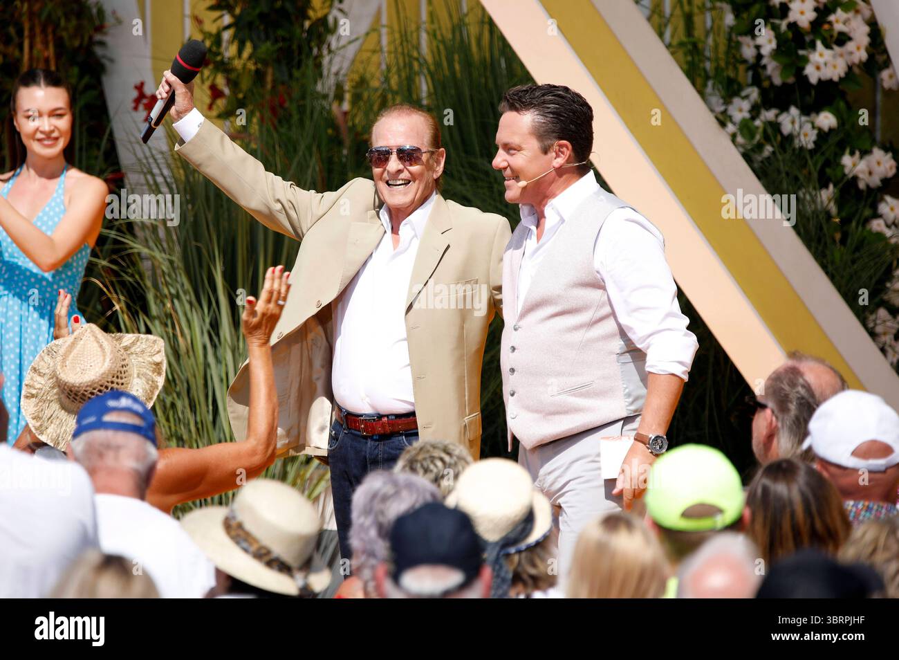 Michael Holm und Stefan Mross in der ARD TV-Show Immer wieder sonntags ...