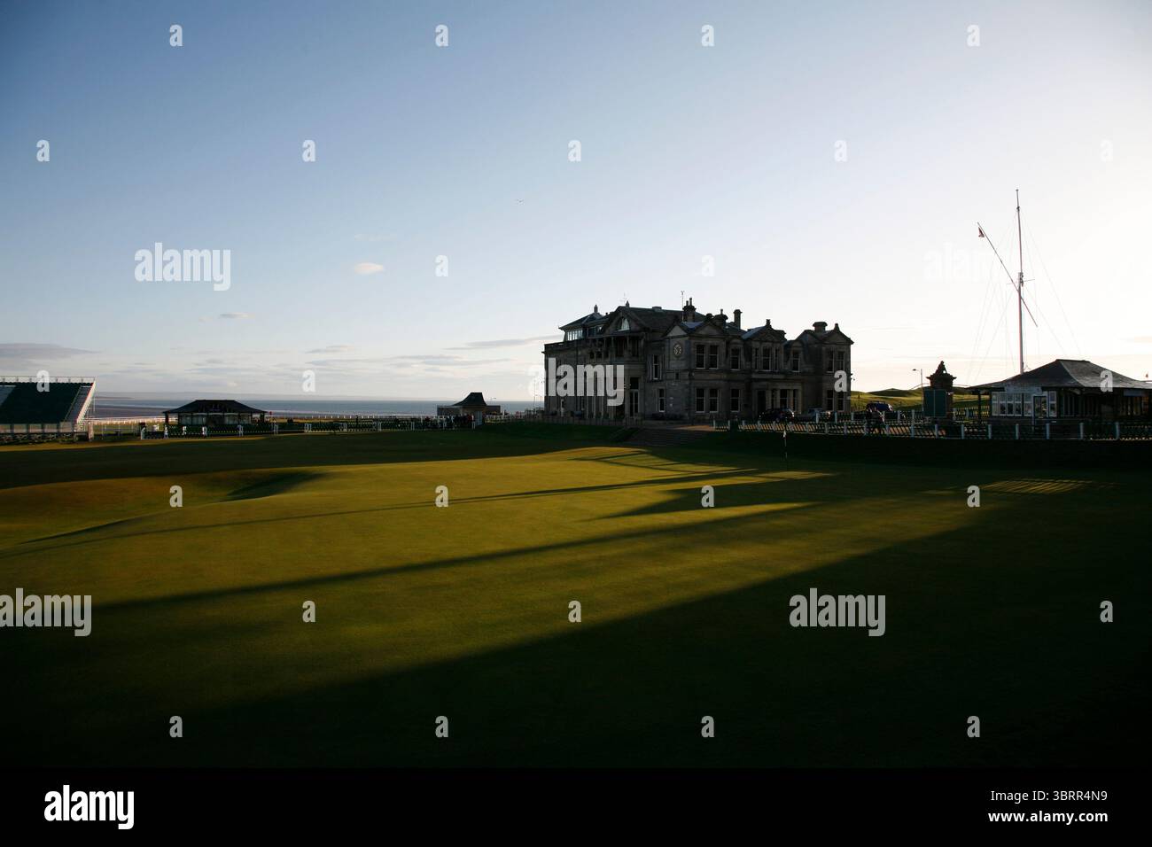 18th Hole St. Andrews (old) GC and clubhouse, Scotland UK. Photo credit ...