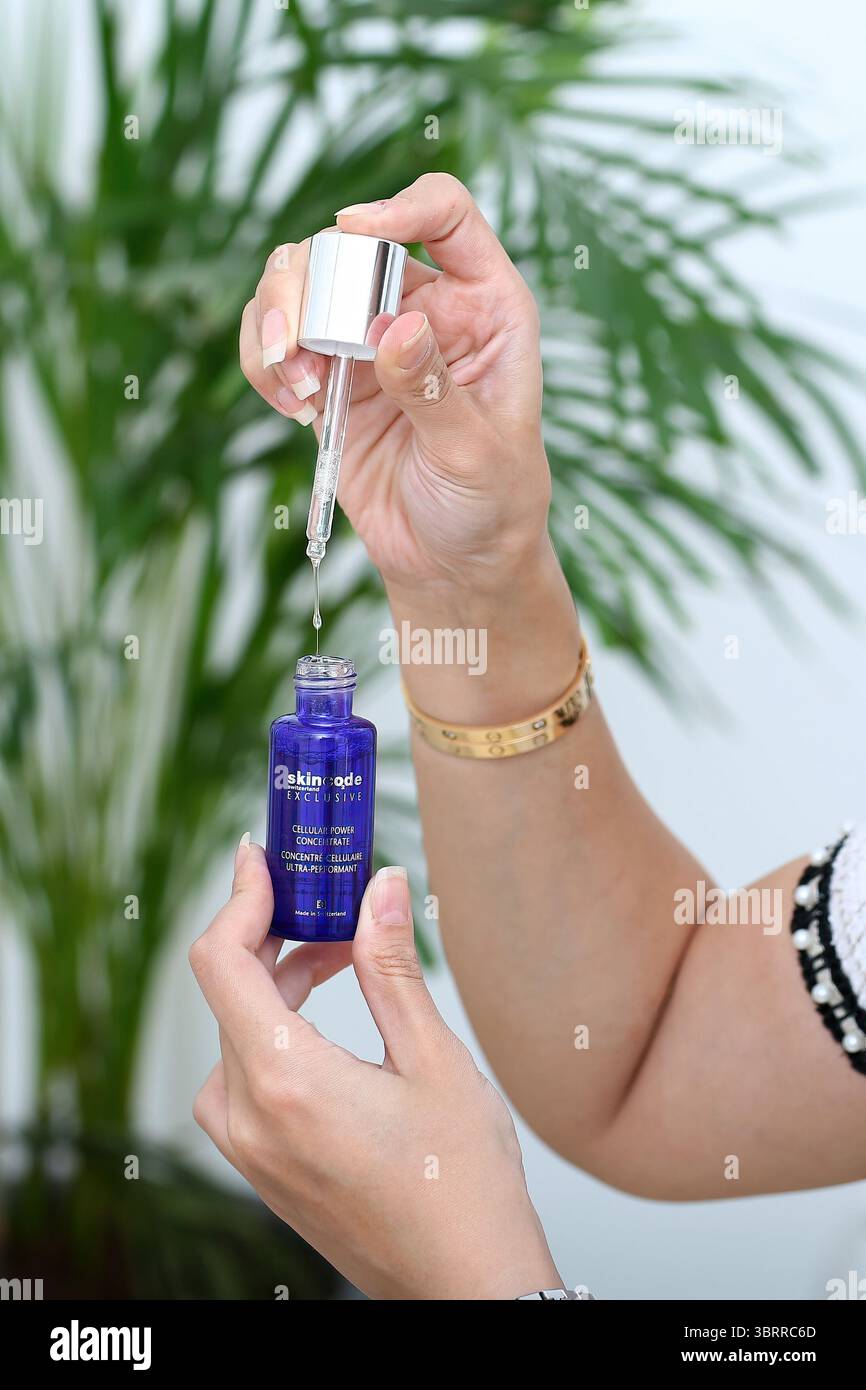 Skincode exclusive hi-res stock photography and images - Alamy