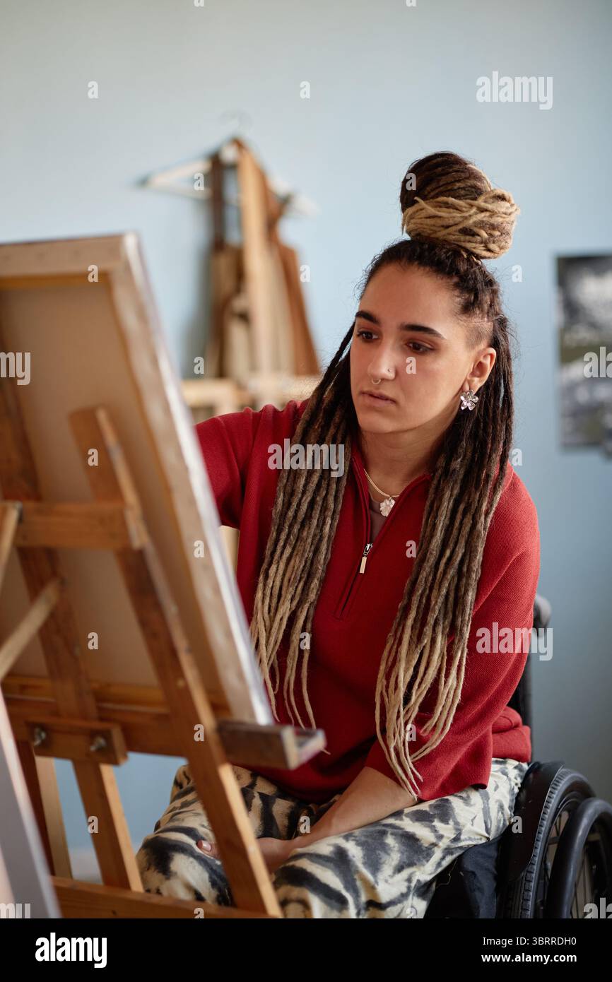 Painter artist disability drawing hi-res stock photography and images ...