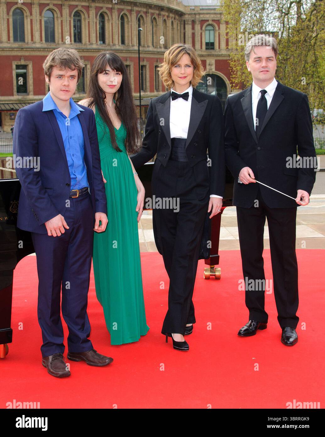 Benjamin Grosvenor, Alice Sara Ott, Katie Derham and Edward Gardner at ...