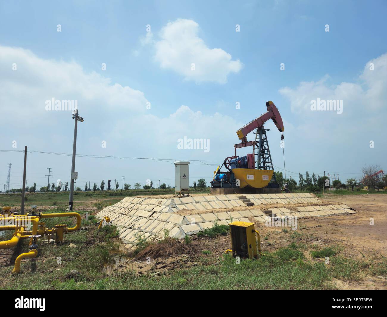 Shengli Oilfield Pump Jack in Industrial Landscape Stock Photo - Alamy