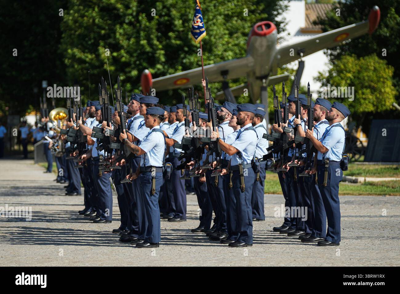 Military personnel at the inauguration ceremony of Colonel Luis Alberto ...
