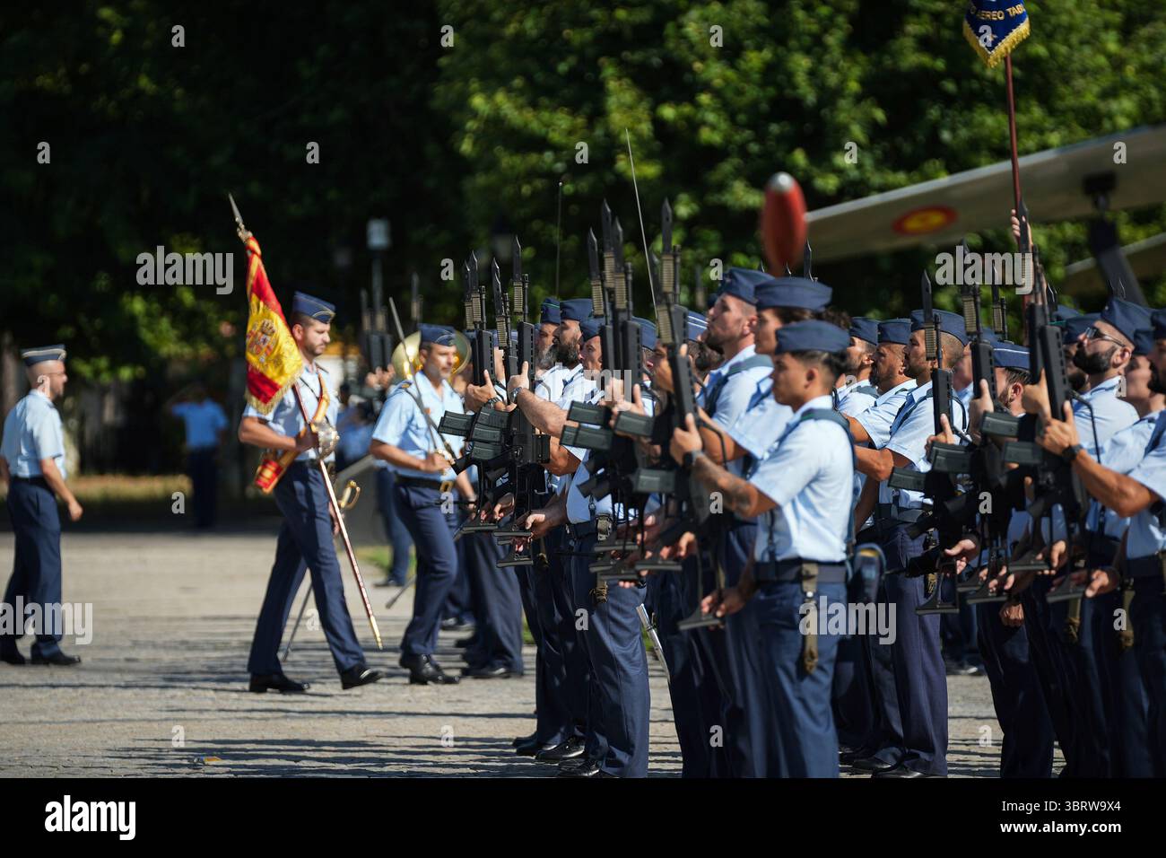 Military personnel at the inauguration ceremony of Colonel Luis Alberto ...
