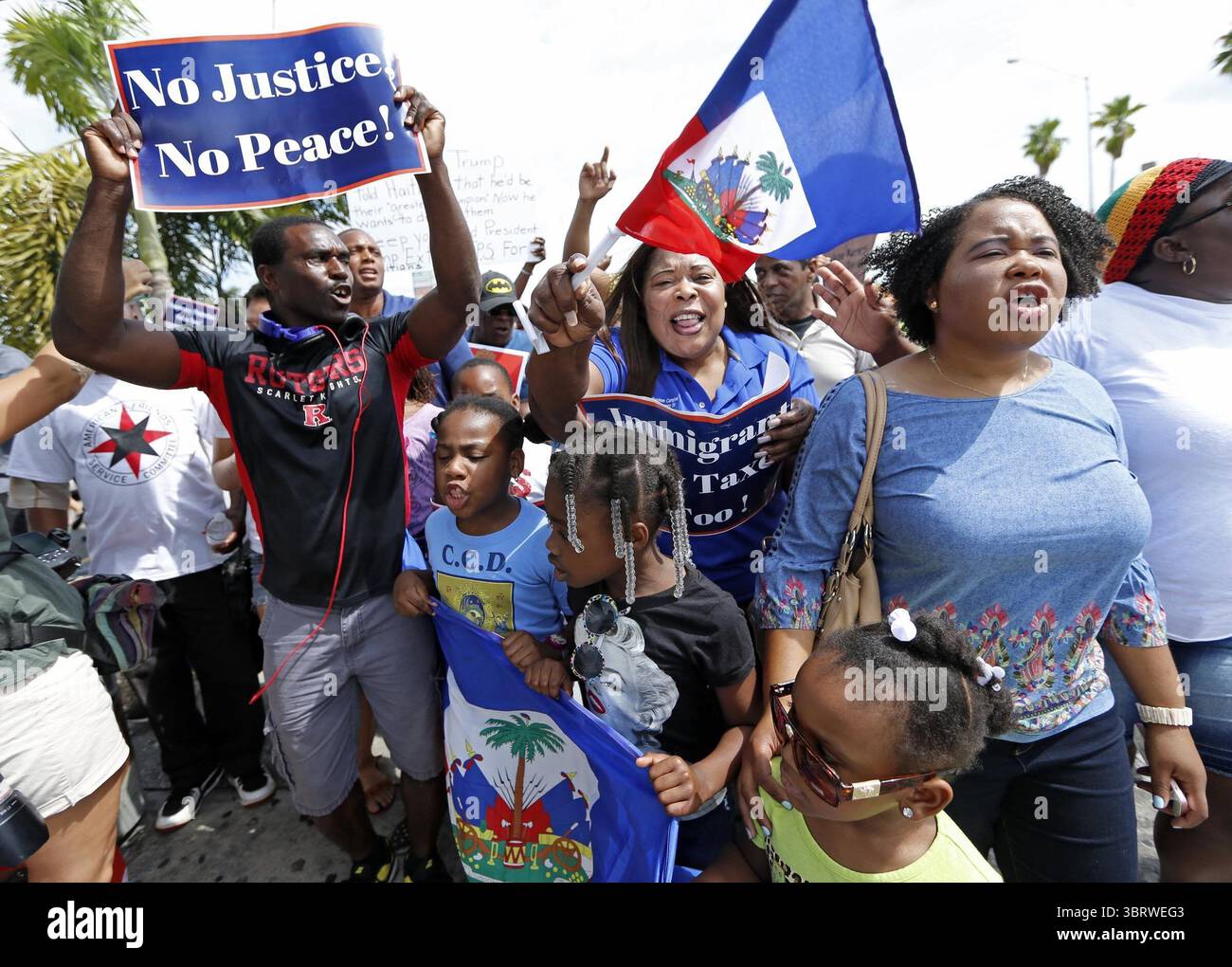 Temporary protected status haitian hi-res stock photography and images ...