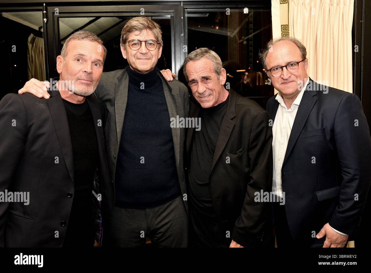 Soiree publicitaire hi-res stock photography and images - Alamy