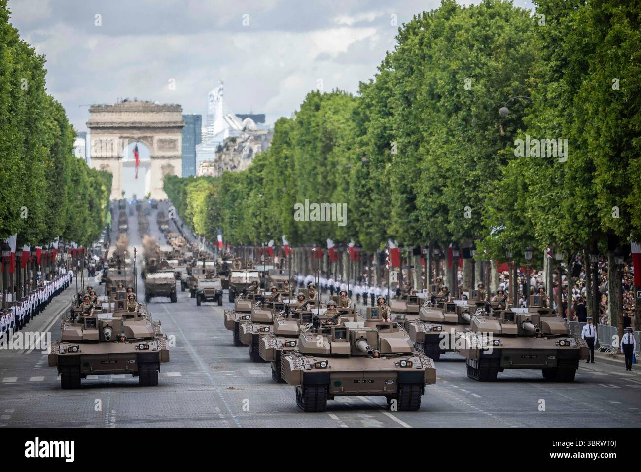 French Army Chars Leclerc XLR tanks are navigated to parade during the ...