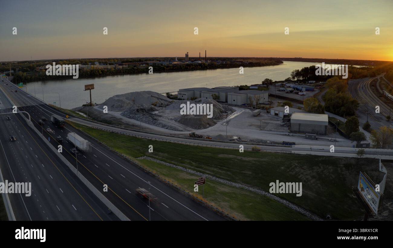 Maumee river industrial waterway hi-res stock photography and images ...