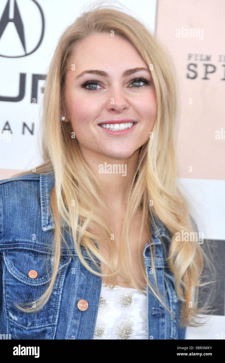 Anna sophia robb hi-res stock photography and images - Alamy
