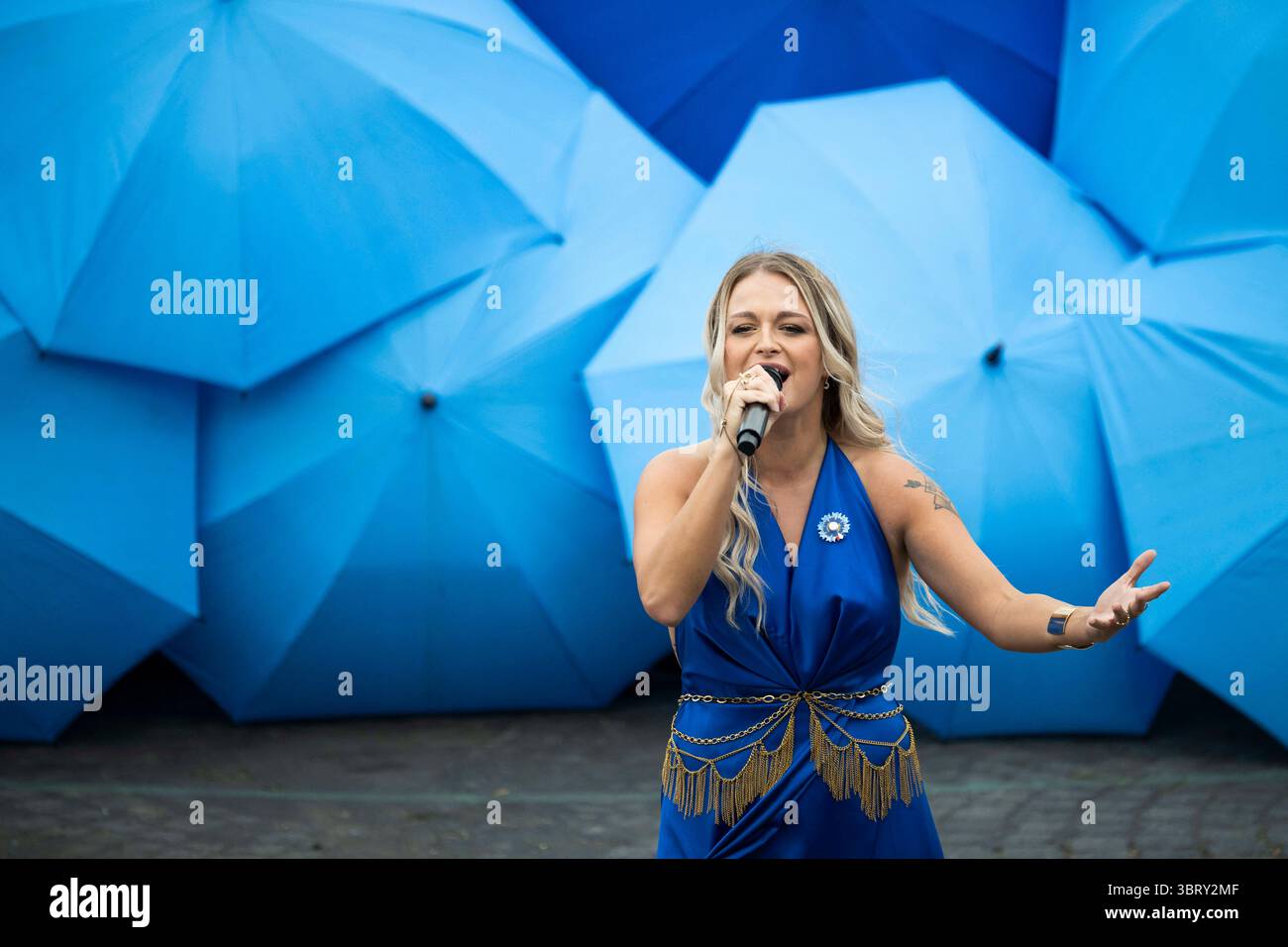 French country singer and former Gendarme Eloiz and French singer and ...