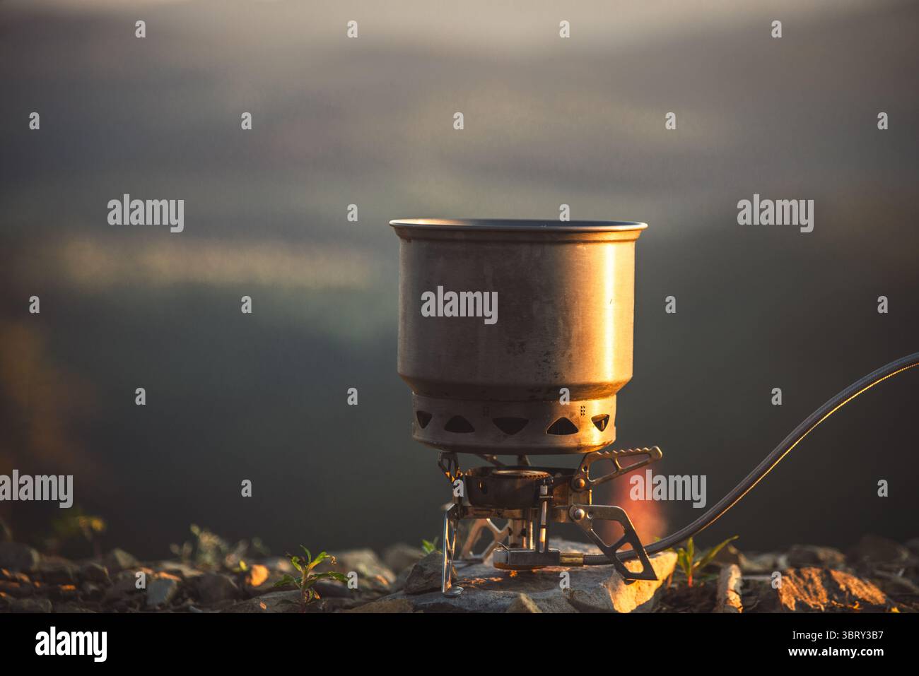 Minimalist cooking gear hi-res stock photography and images - Alamy