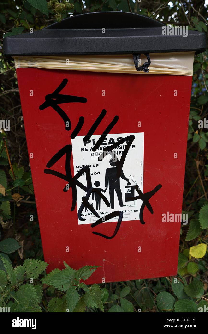 Graffiti on recycling bin hi-res stock photography and images - Alamy