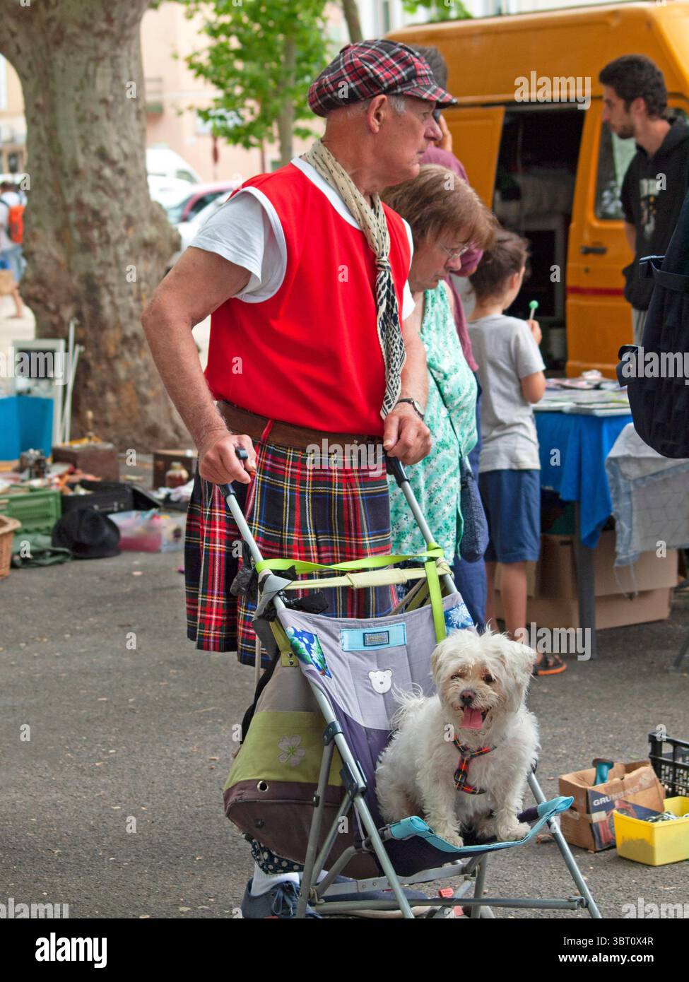The Saturday street market in Saint-Chinian, southern France Stock ...
