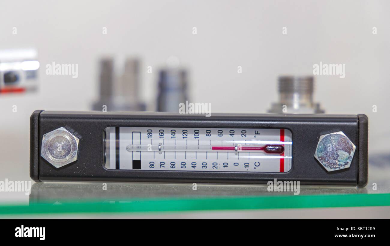 Red Mercury Thermometer Fahrenheit and Celsius Temperature Gauge ...