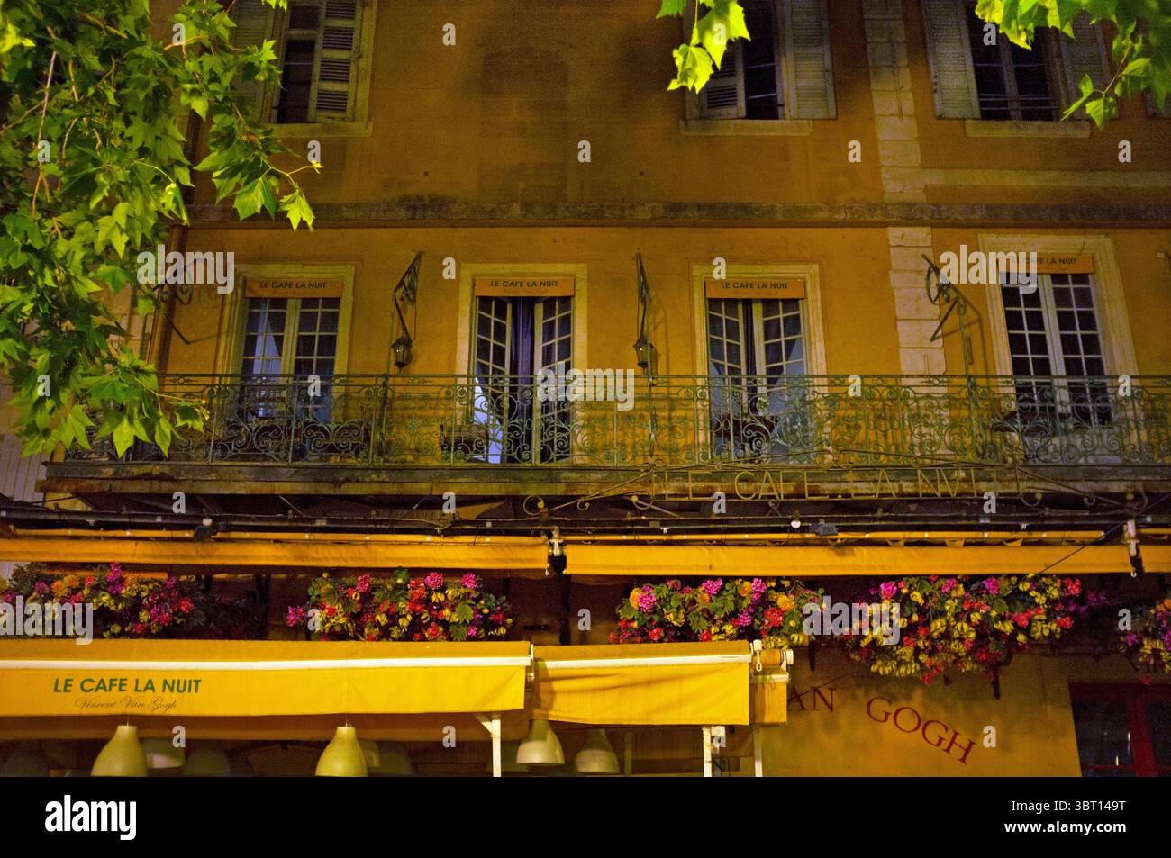 The night cafe by vincent van gogh hi-res stock photography and images ...