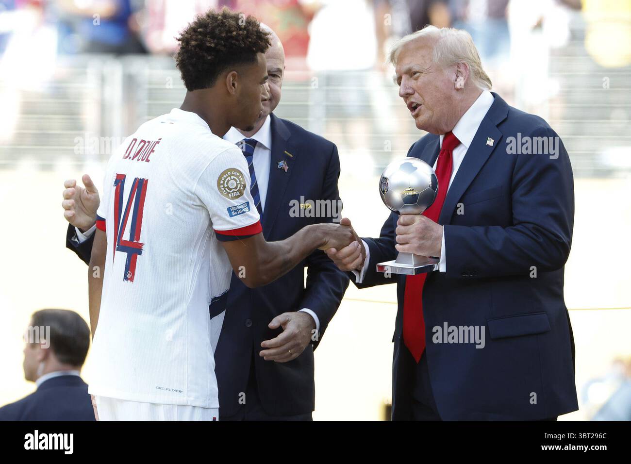 US President Donald Trump gives the 'best young player award' to Desire ...