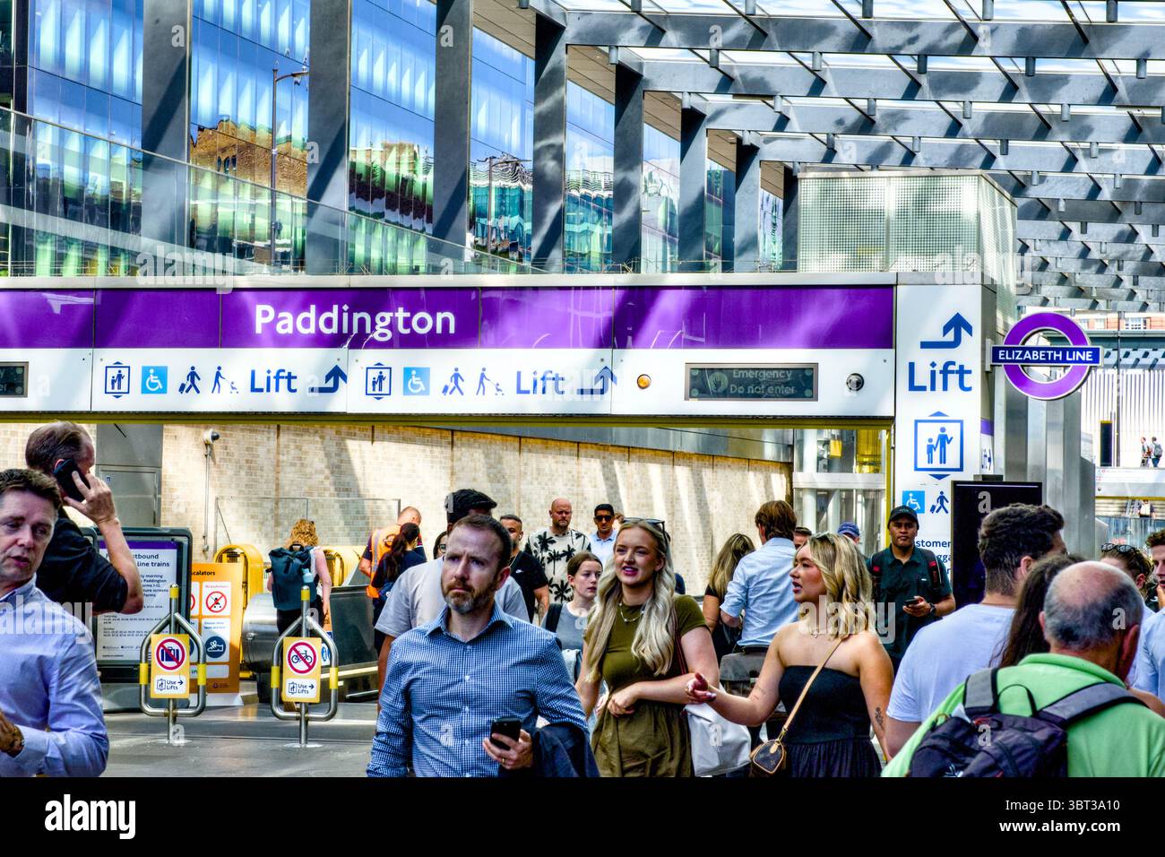 Elizabeth Line, Paddington Station Entrance, City Of Westminster ...