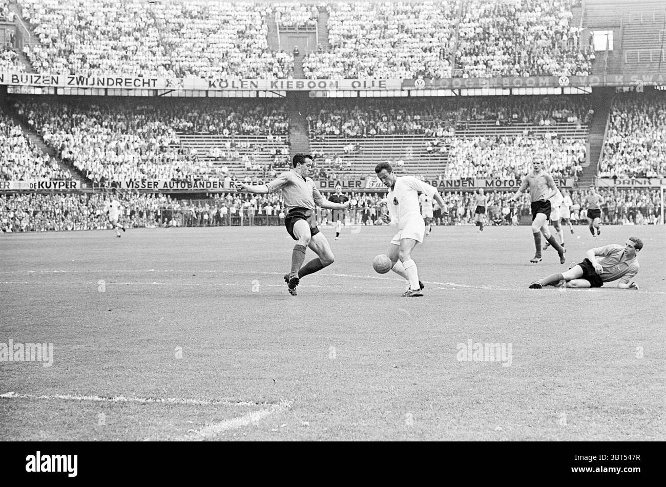 White kit positions hi-res stock photography and images - Alamy