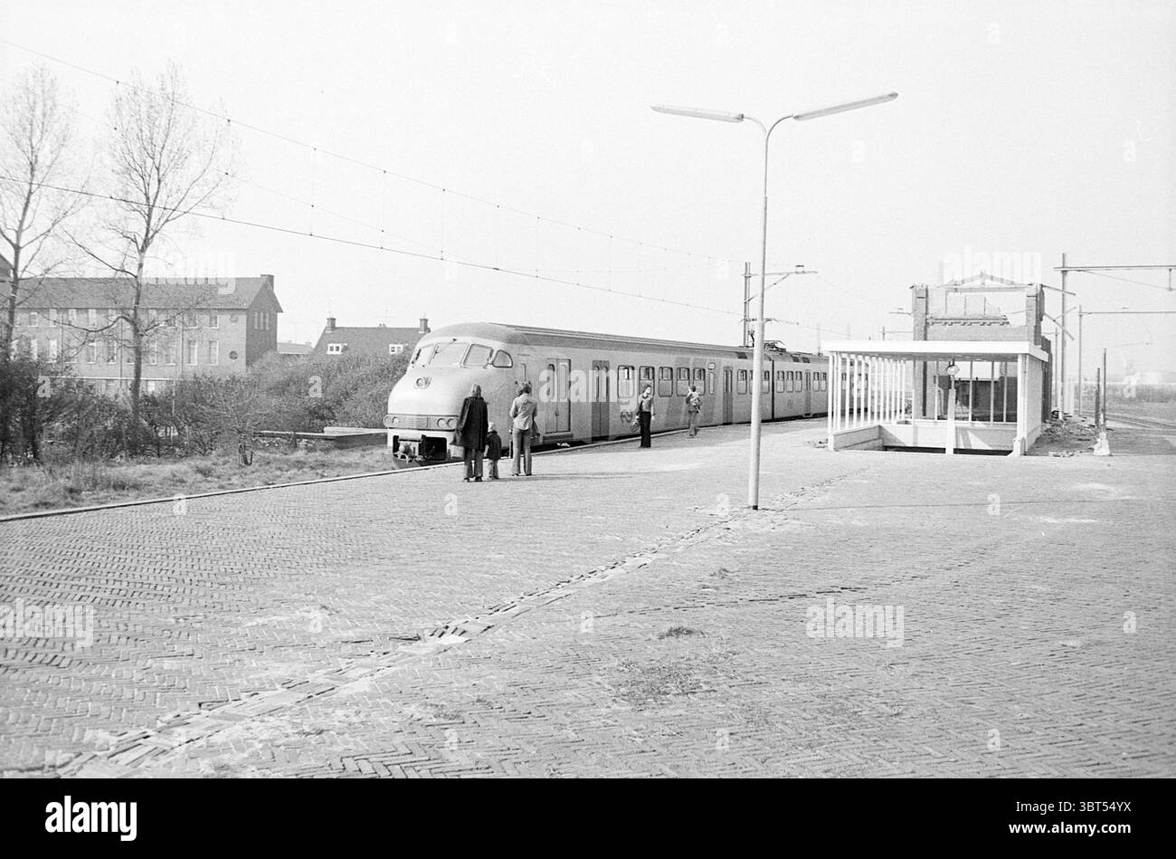 Streamlined shape hinting hi-res stock photography and images - Alamy