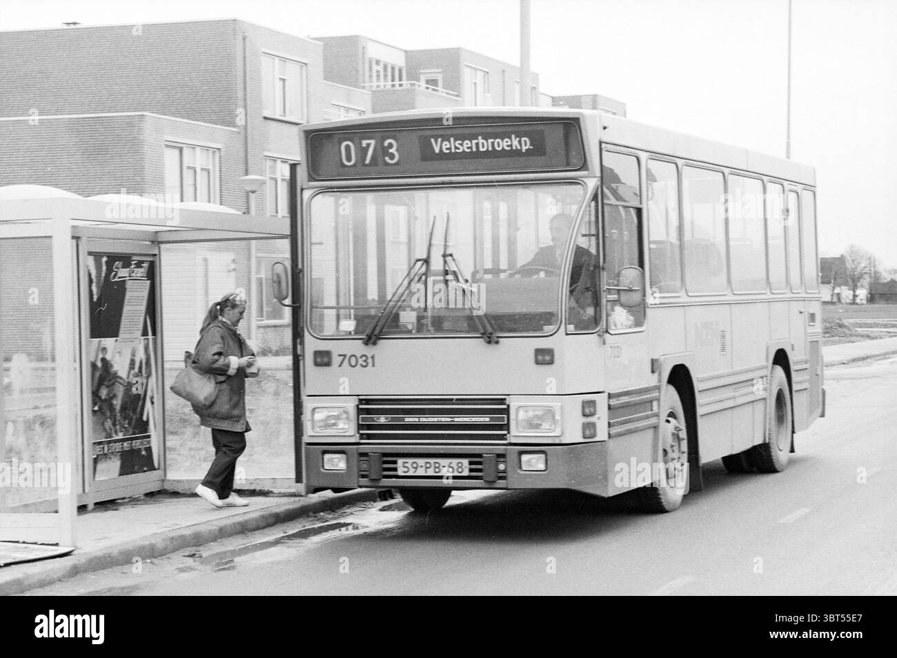 Boxy shape characteristic hi-res stock photography and images - Alamy