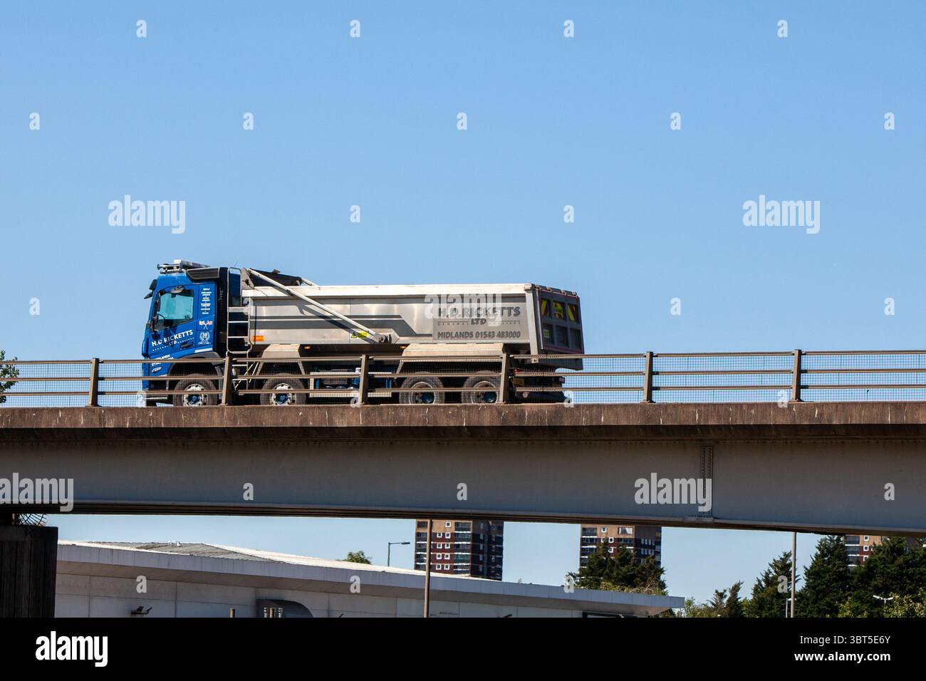An H.D. Ricketts tipper articulated lorry on the A5 bypass in Tamworth ...