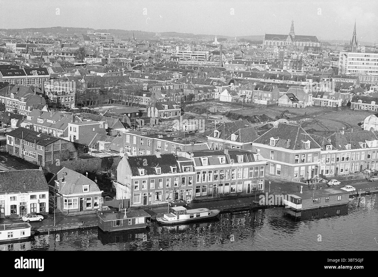 View one side city Black and White Stock Photos & Images - Alamy