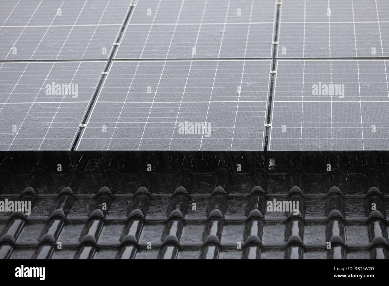 Solar panel edge close up hi-res stock photography and images - Alamy