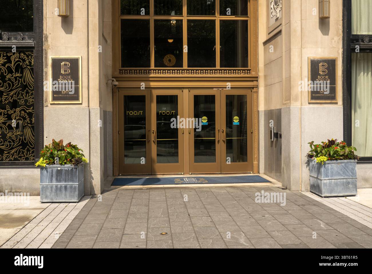 Book tower building in hi-res stock photography and images - Alamy