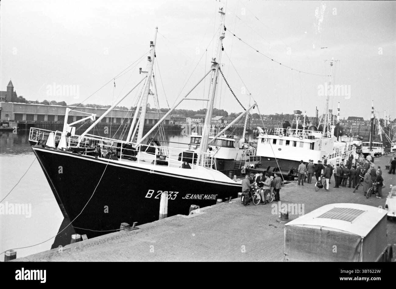 Brand new french trawler jeanne marie b 2833 hi-res stock photography ...