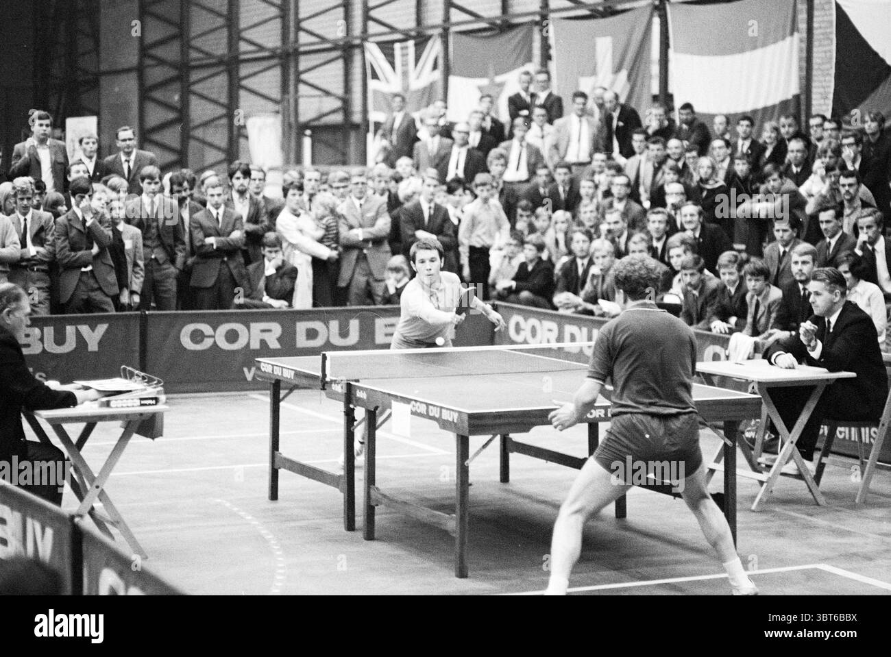 Intense table tennis match hi-res stock photography and images - Alamy