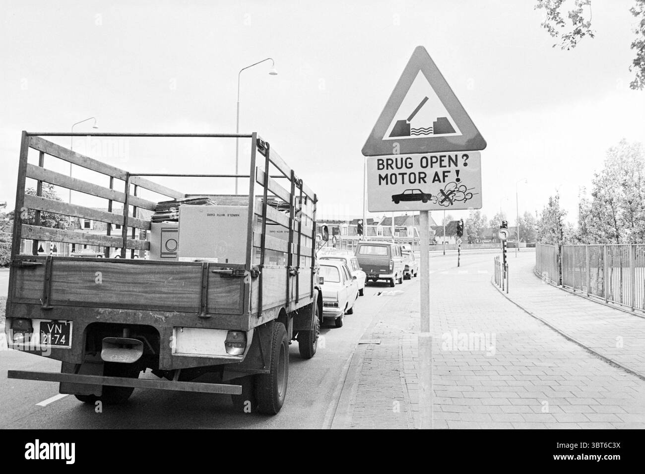 Engine off Black and White Stock Photos & Images - Alamy