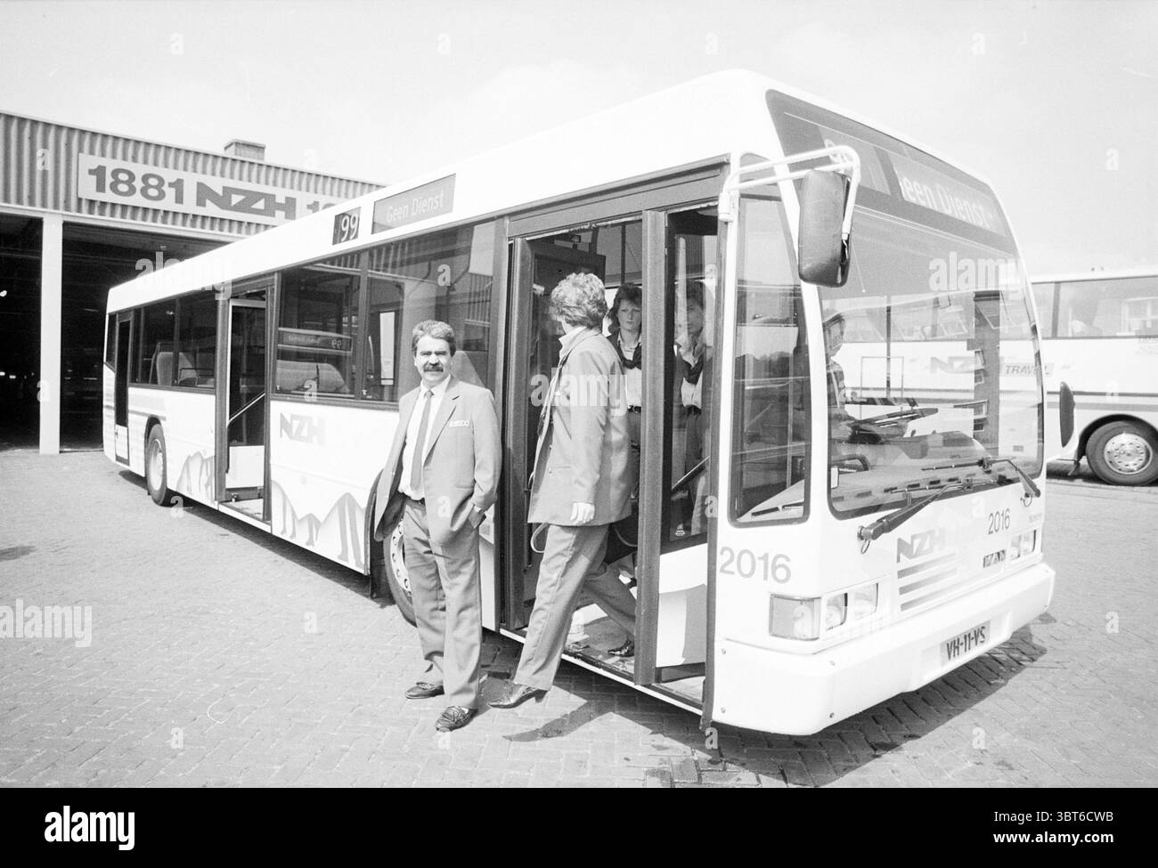 Another bright day new hi-res stock photography and images - Alamy