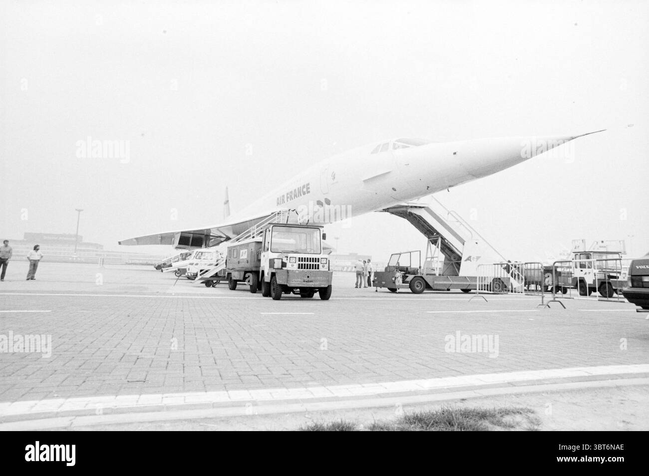 Elongated fuselage hi-res stock photography and images - Alamy