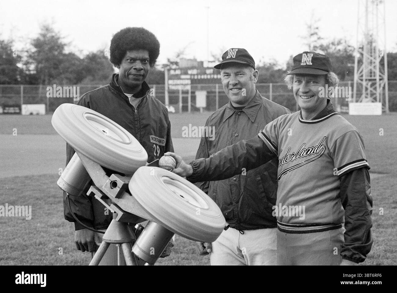 Cheerful demeanor positioning hi-res stock photography and images - Alamy