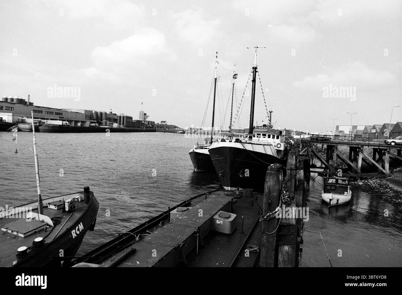 Boat reaching dock Black and White Stock Photos & Images - Alamy