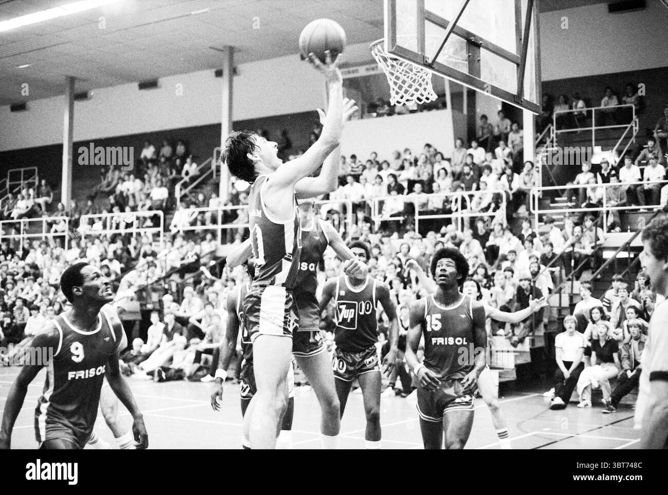Retro basketball uniforms hi-res stock photography and images - Alamy
