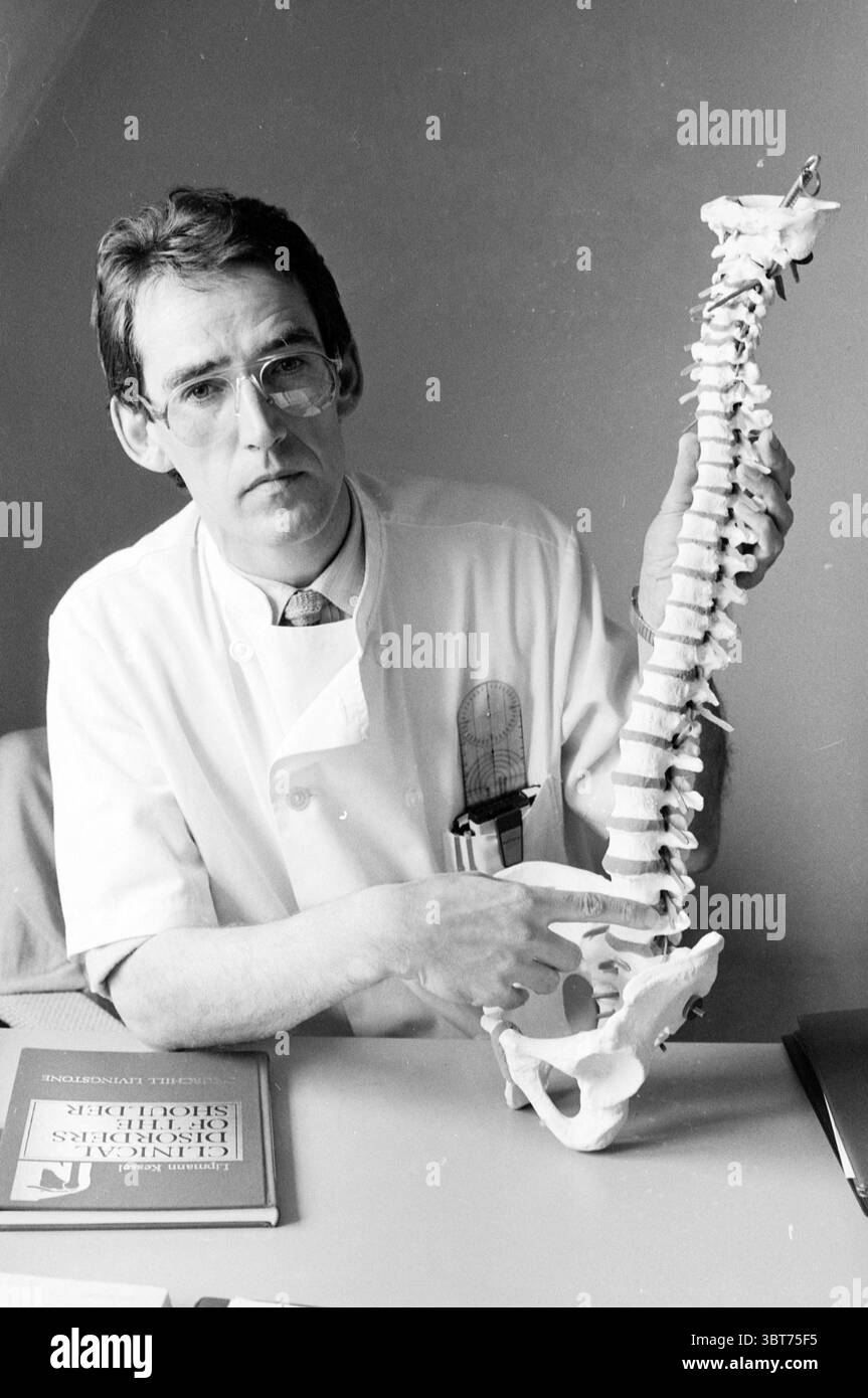 Vertebrae explanation Black and White Stock Photos & Images - Alamy