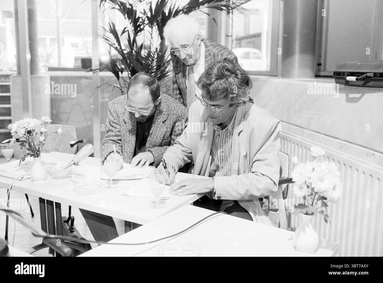Npo sign Black and White Stock Photos & Images - Alamy