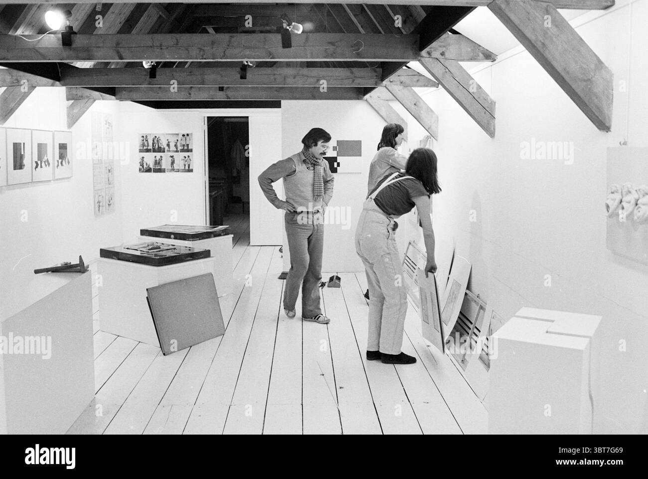 Sloped ceiling supported hi-res stock photography and images - Alamy