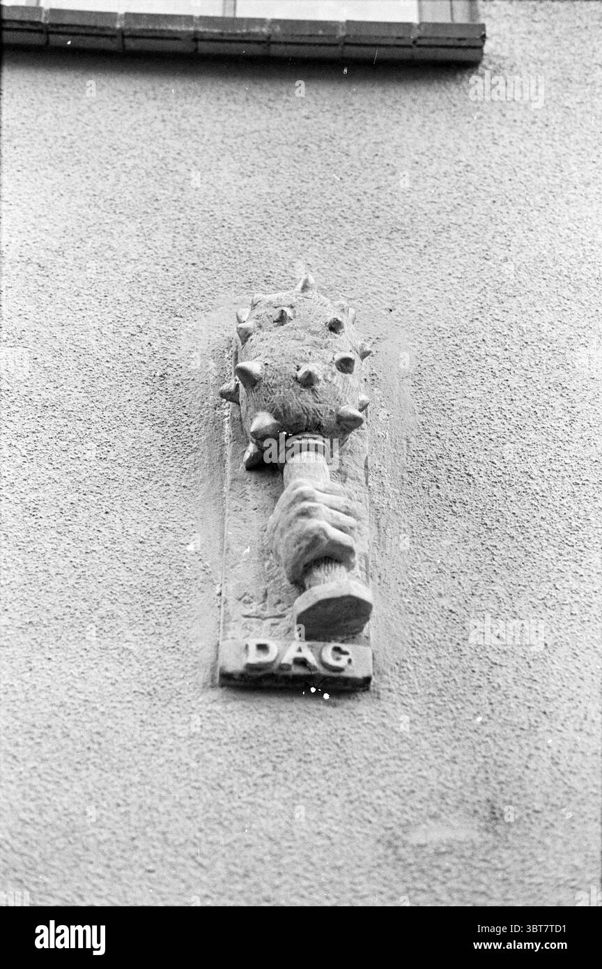 Protruding frames hi-res stock photography and images - Alamy